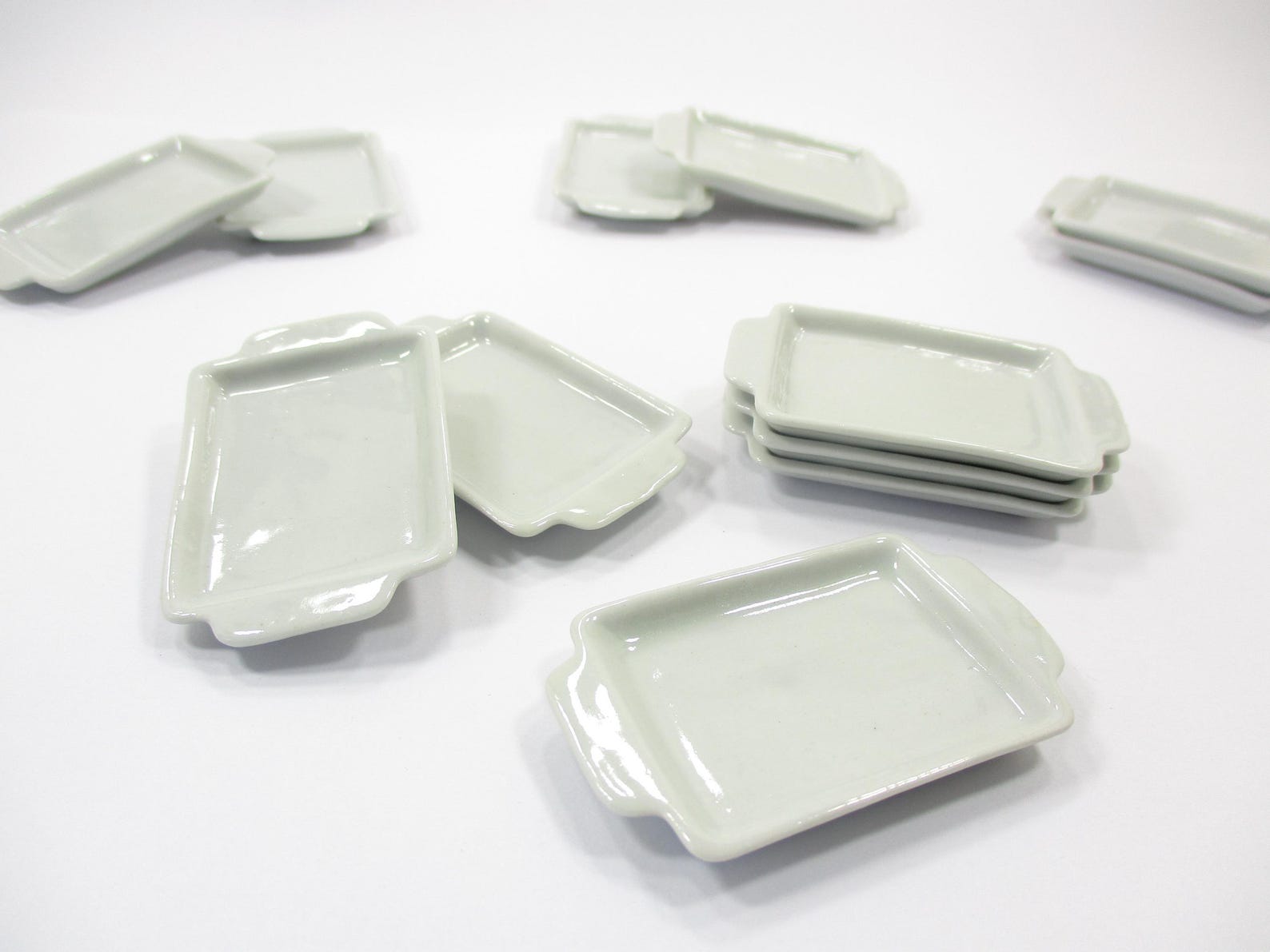 30x40 Mm Set of 6 White Baking Pan Ceramic Tray Dollhouse Miniatures ...