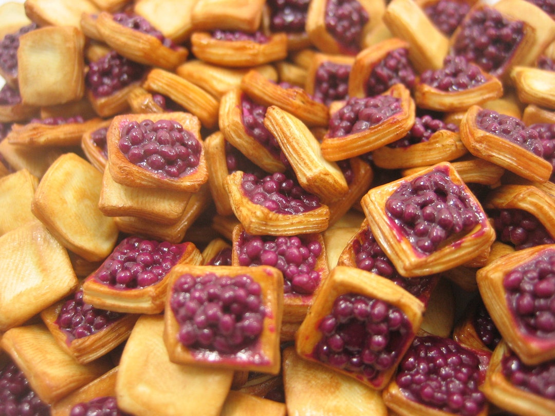 20 Dollhouse Blueberry Puff Miniature Pie Dollhouse Pastry Bakery ...