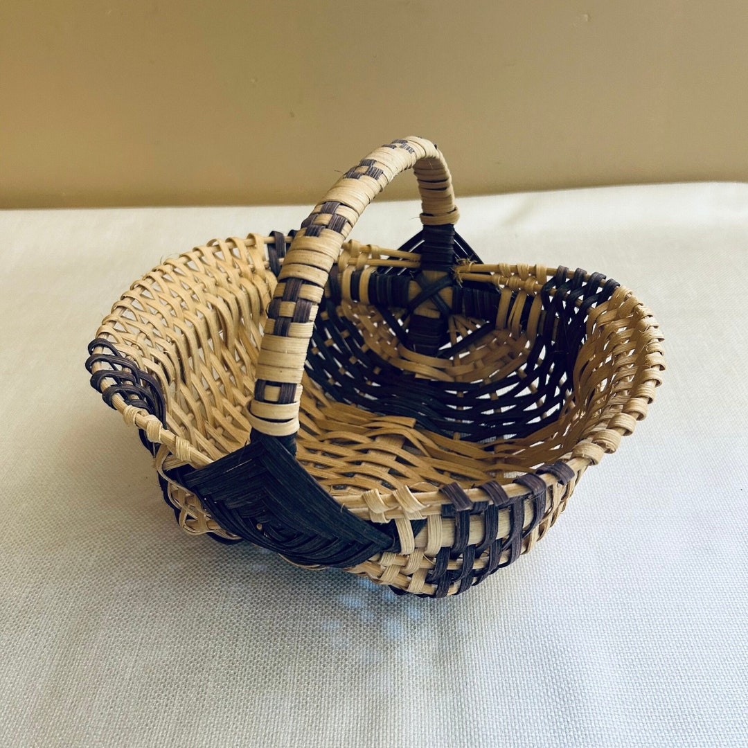 Small Buttock Basket, Vintage Flared Top Wicker Egg Gathering Basket ...