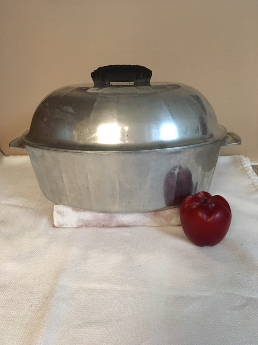 Vintage Aluminum Roaster, Dutch Oven, 15" Oval Chicken Roaster, Metal ...