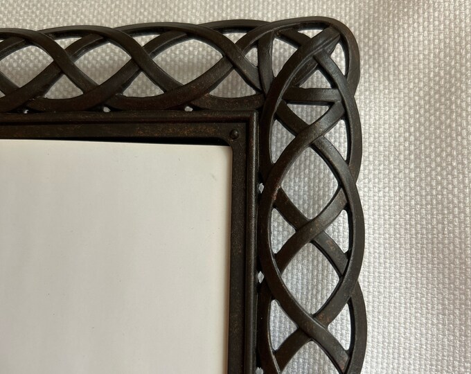 Vintage Metal Weave Frame, Dark Metal Decorative Table Top or Wall ...