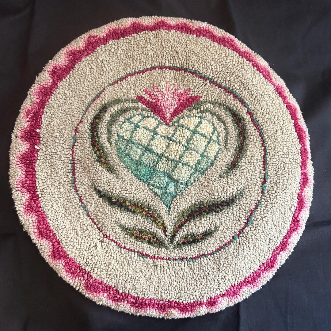 Vintage Chair Pad, Folk Art Hooked Rug Round Seat Cover or Wall Hanging ...