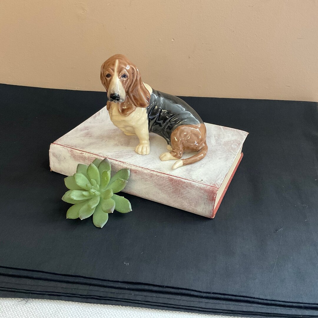 Vintage Basset Hound Dog Figurine, Brown, Black and White Statue, Mad ...