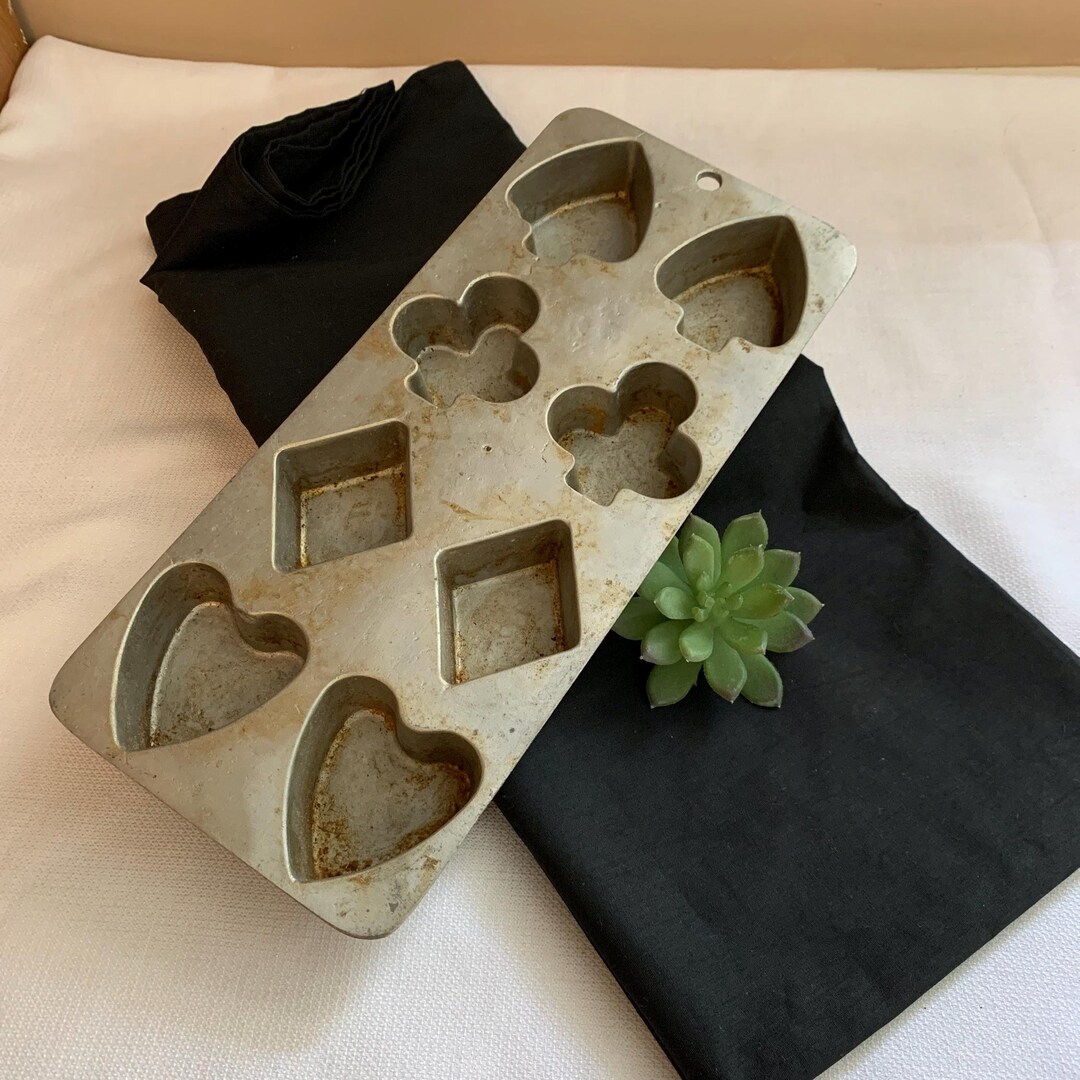 Vintage Muffin Tin, Playing Card Party Baking Mold,card Party Hearts ...