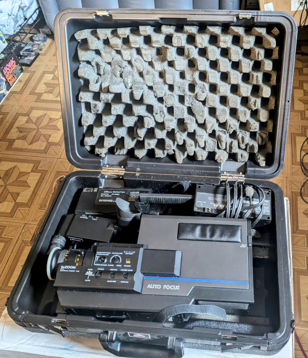 LXI Series VHS Video Camcorder Camera Recorder W/ Case W/2 Keys Manual ...