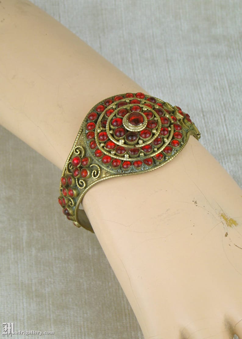 Antique Ruby Red Glass Bracelet in Etruscan Gold Tone Brass Metal Alloy ...