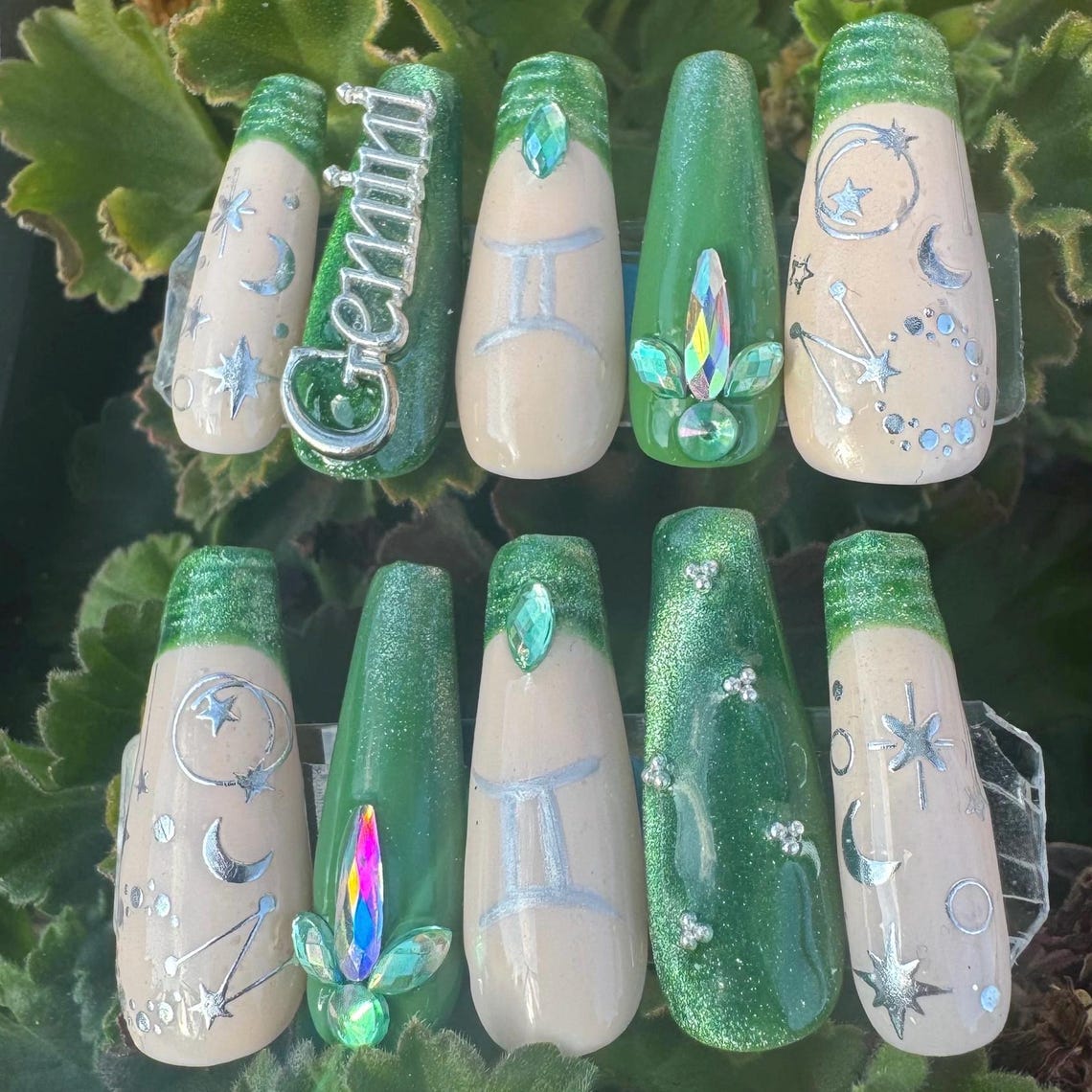 Gemini Emerald Gel Press on Nails: Zodiac Star Sign Nail Art (12 Pieces ...