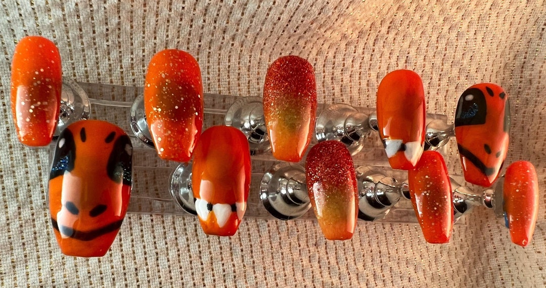 Charmander Nail Art - A Custom Gel Nail Set(12 Pieces) - Glue/press on ...