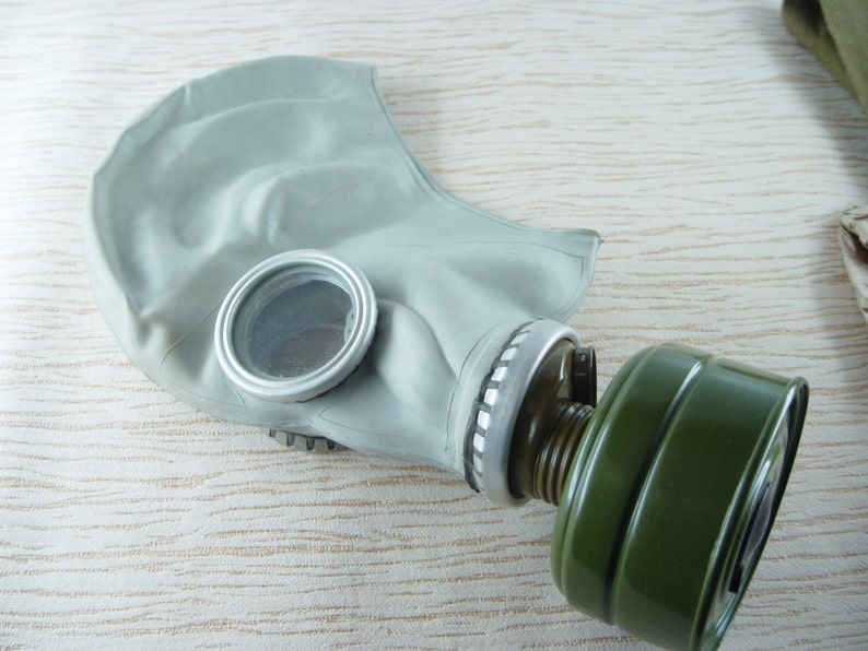 Soviet Russian Gas Mask... PBF. New ... EO 19 ... Similar as - Etsy