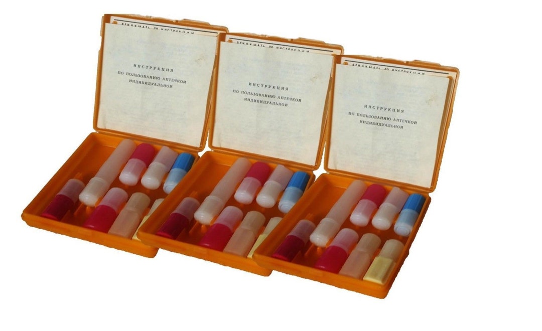 Soviet Russian First Aid Medicine Kit. - Etsy