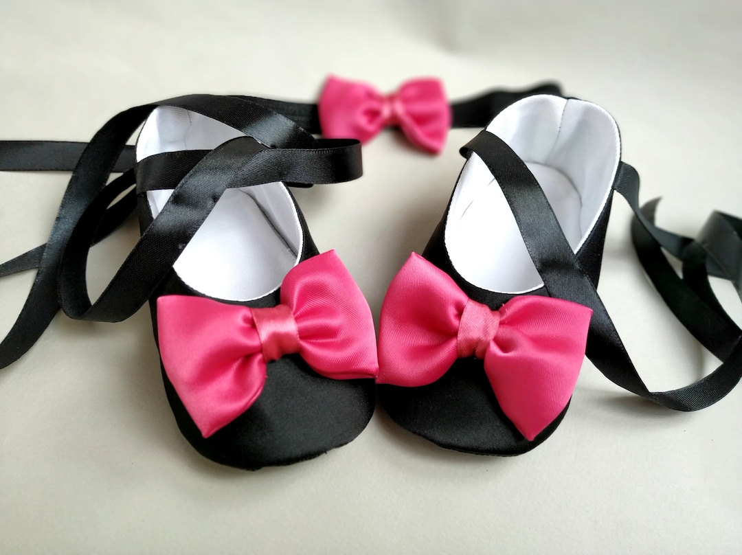 Minnie Mouse Baby Shoes & Headband: Black Satin, Hot Pink Bows - Etsy