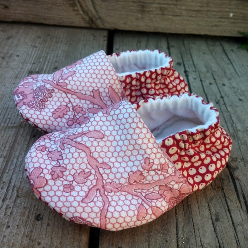 Pink Floral Crib Shoes Organic Baby Shoes Baby Moccs Soft - Etsy