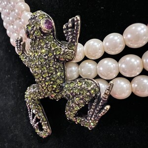 HEIDI DAUS PEARL Necklace With Crystal Frog Pendant A Gorgeous Necklace ...