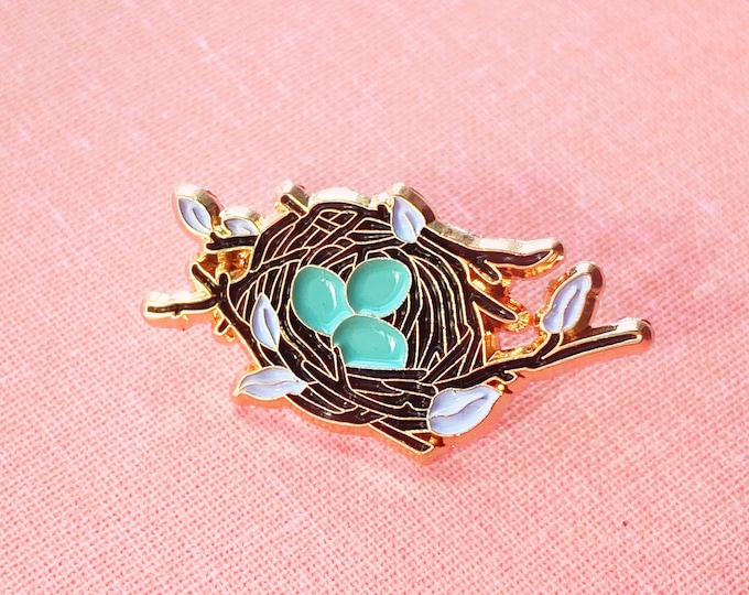 Robin Nest- Soft Enamel Lapel Pin, Bird Collectible Art Jewelry - Etsy