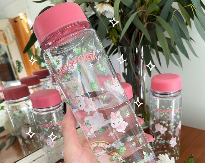 PLASTIC Water Bottle- Clover Mousemoth - Etsy