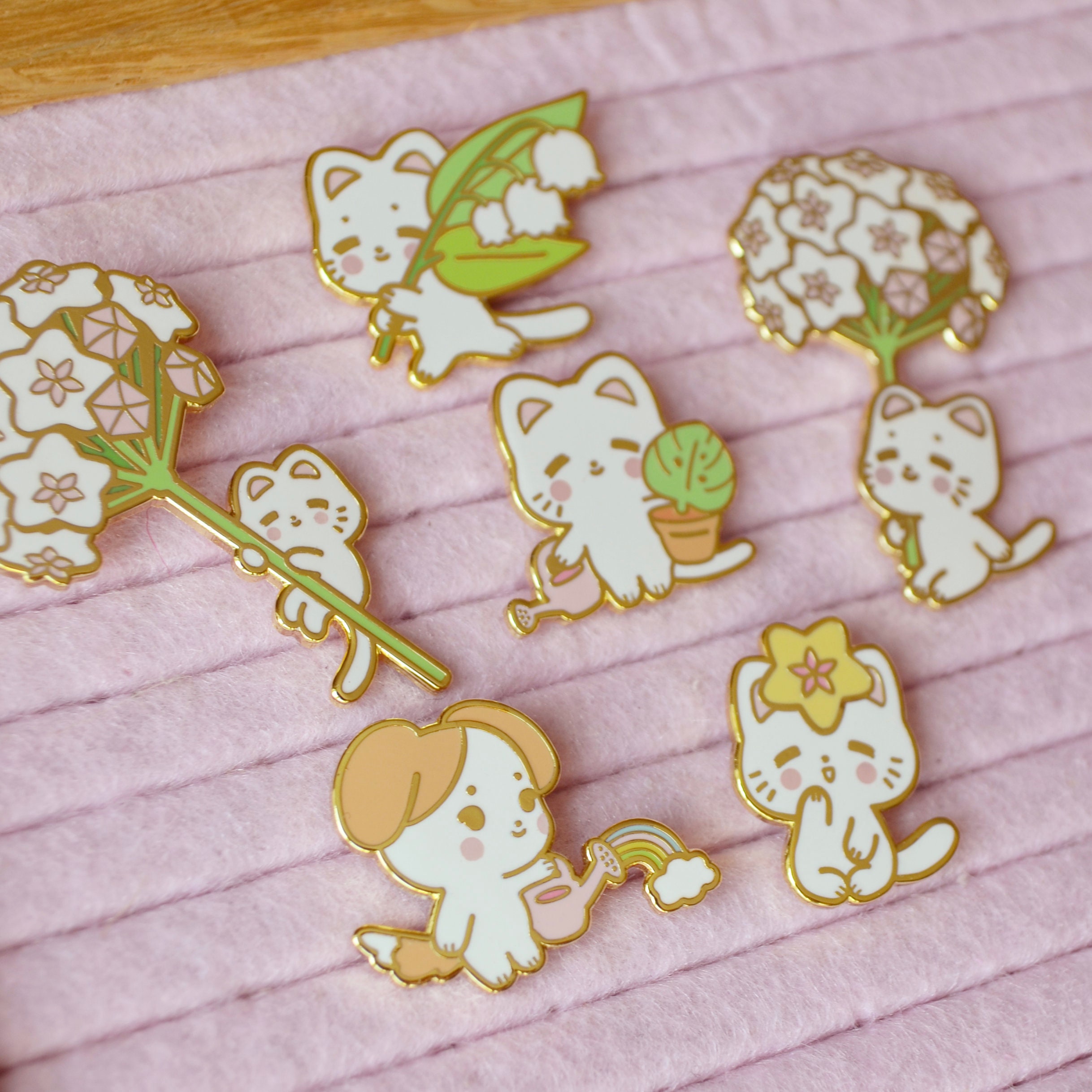 Swinging Hoya Bloom Kitty Hoya Flower Cat Hard Enamel Pin A - Etsy