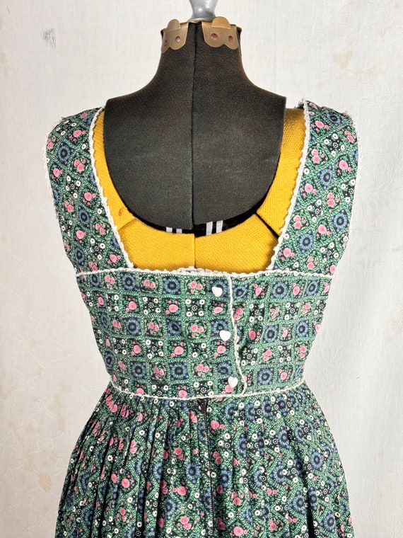 Vintage 1950s 60s Cottage Black Floral Fit n Flare Dr… - Gem