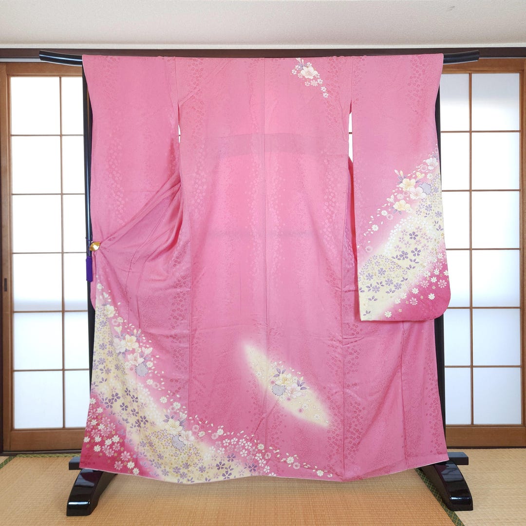 Refined Pink Chū-furisode, Pink Furisode, Pink Kimono, Japanese Pattern ...
