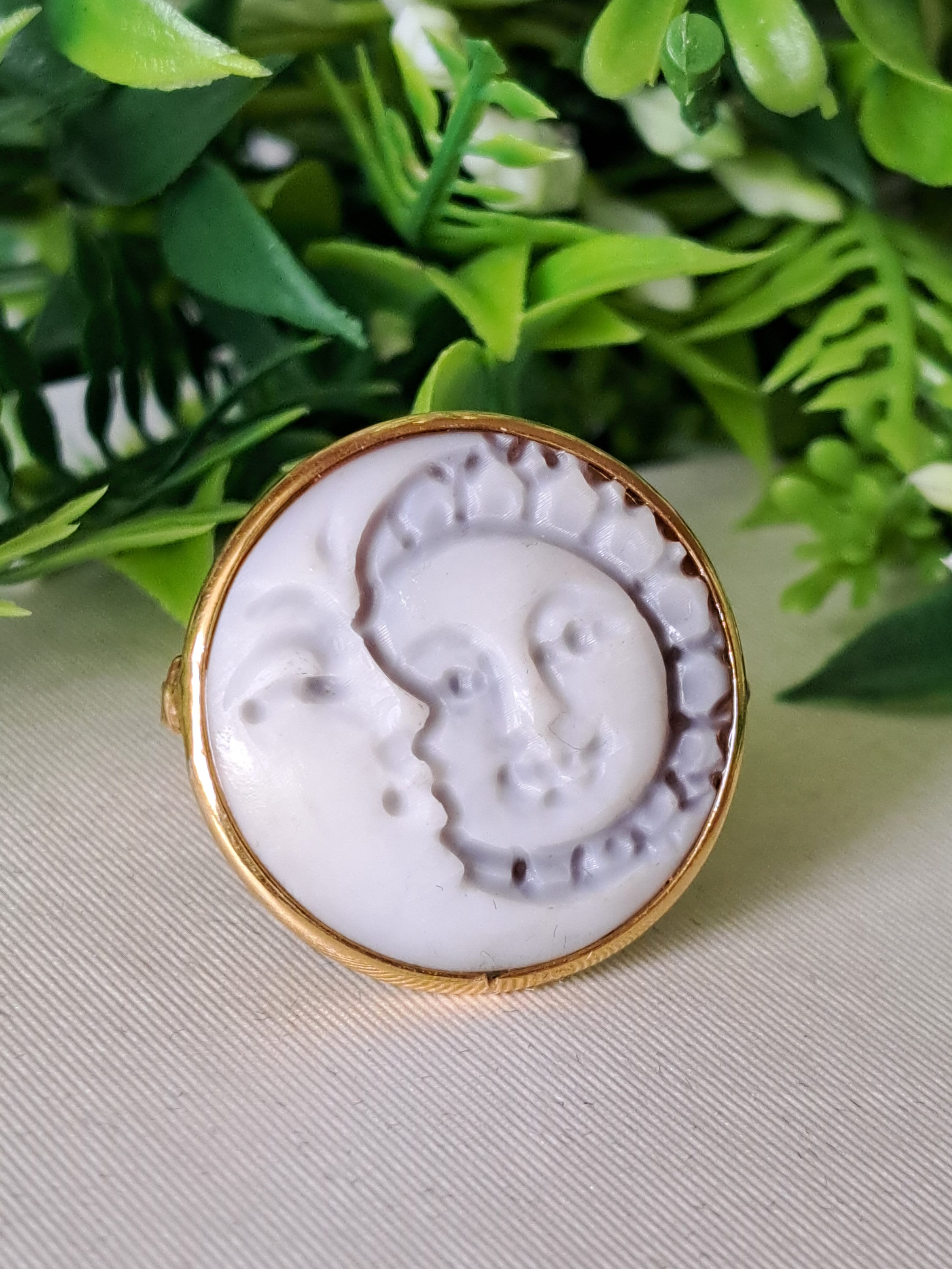 Sun and Moon Sardonic Shell Cameo Ring and Gold-plated 925 Silver ...
