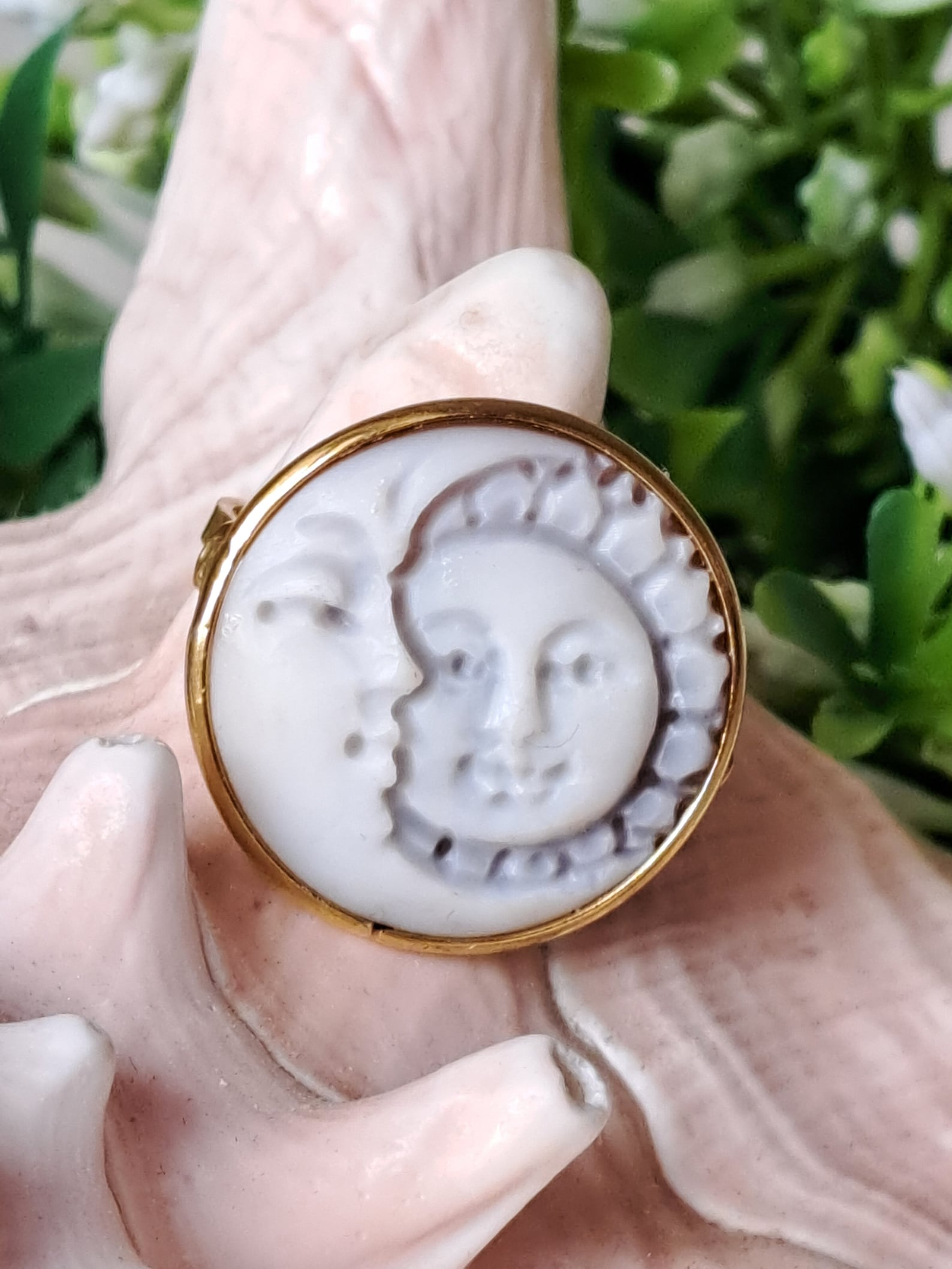 Sun and Moon Sardonic Shell Cameo Ring and Gold-plated 925 Silver ...