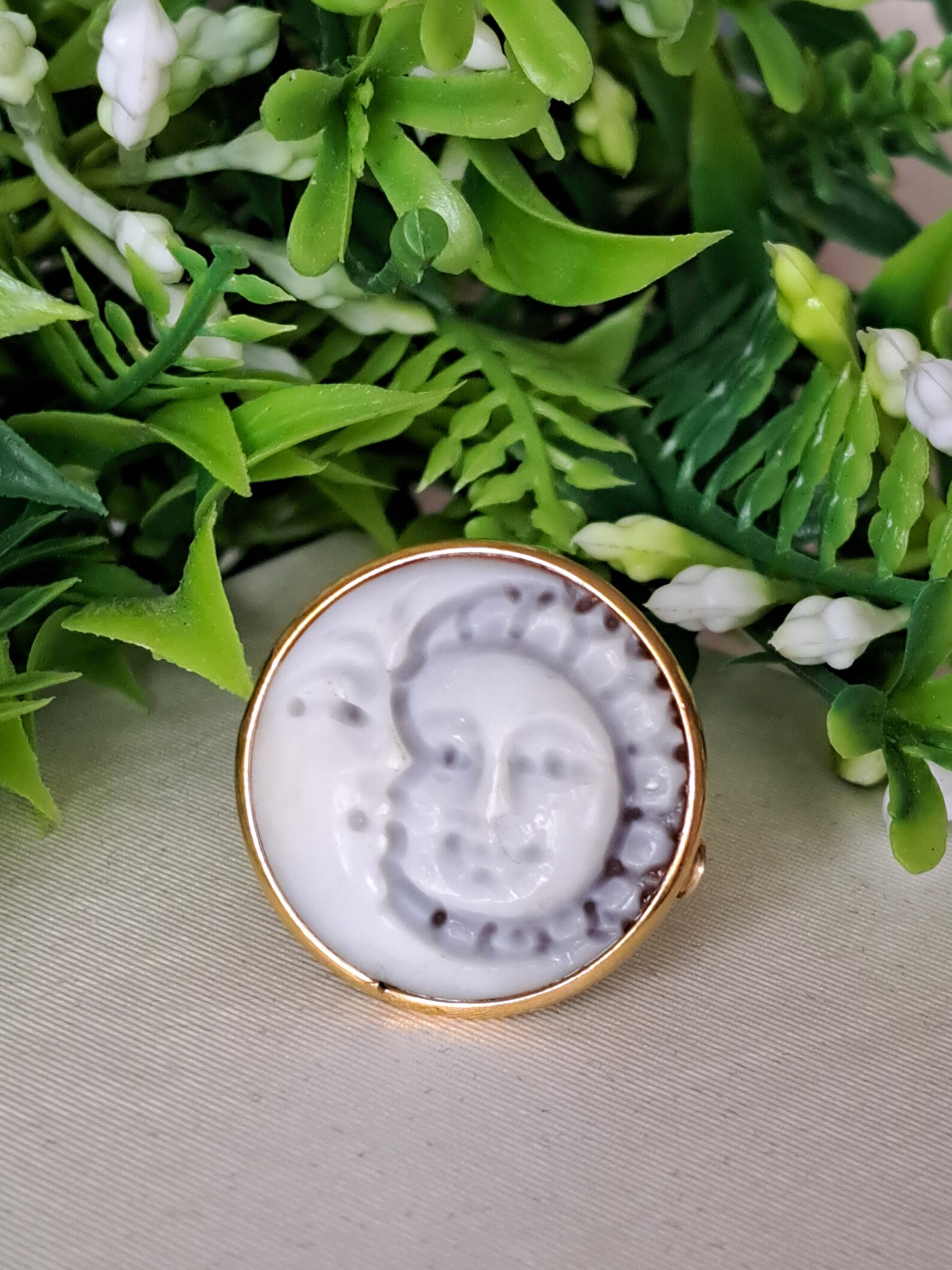 Sun and Moon Sardonic Shell Cameo Ring and Gold-plated 925 Silver ...