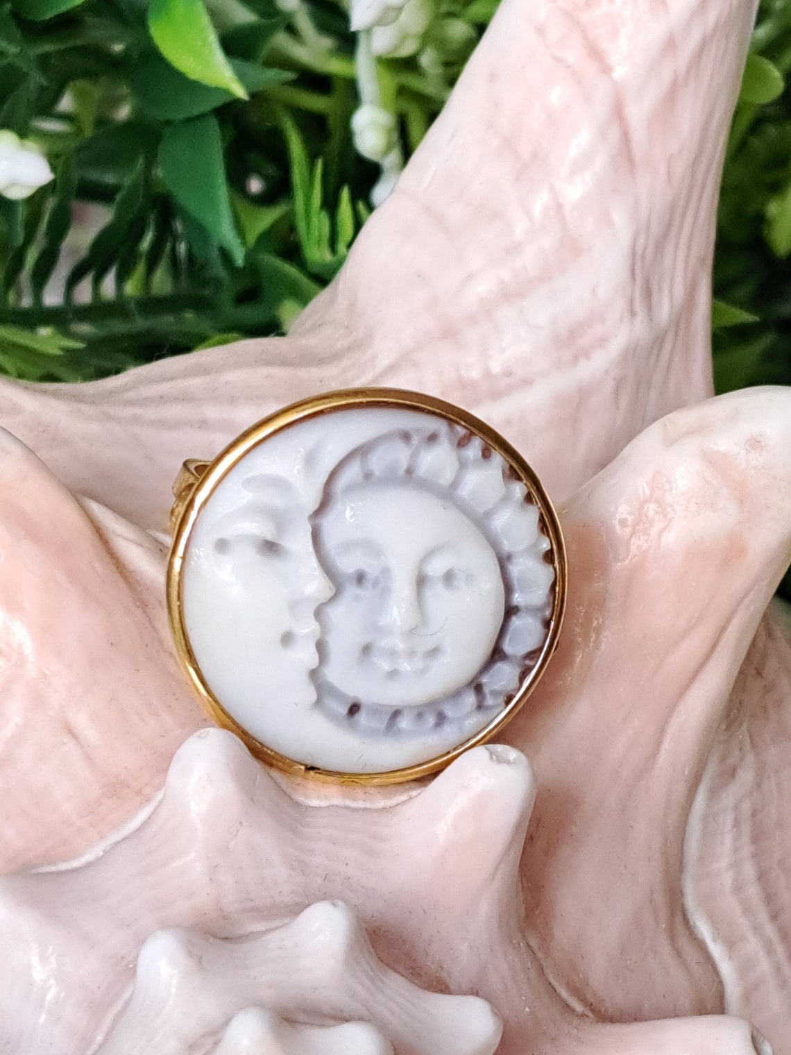 Sun and Moon Sardonic Shell Cameo Ring and Gold-plated 925 Silver ...