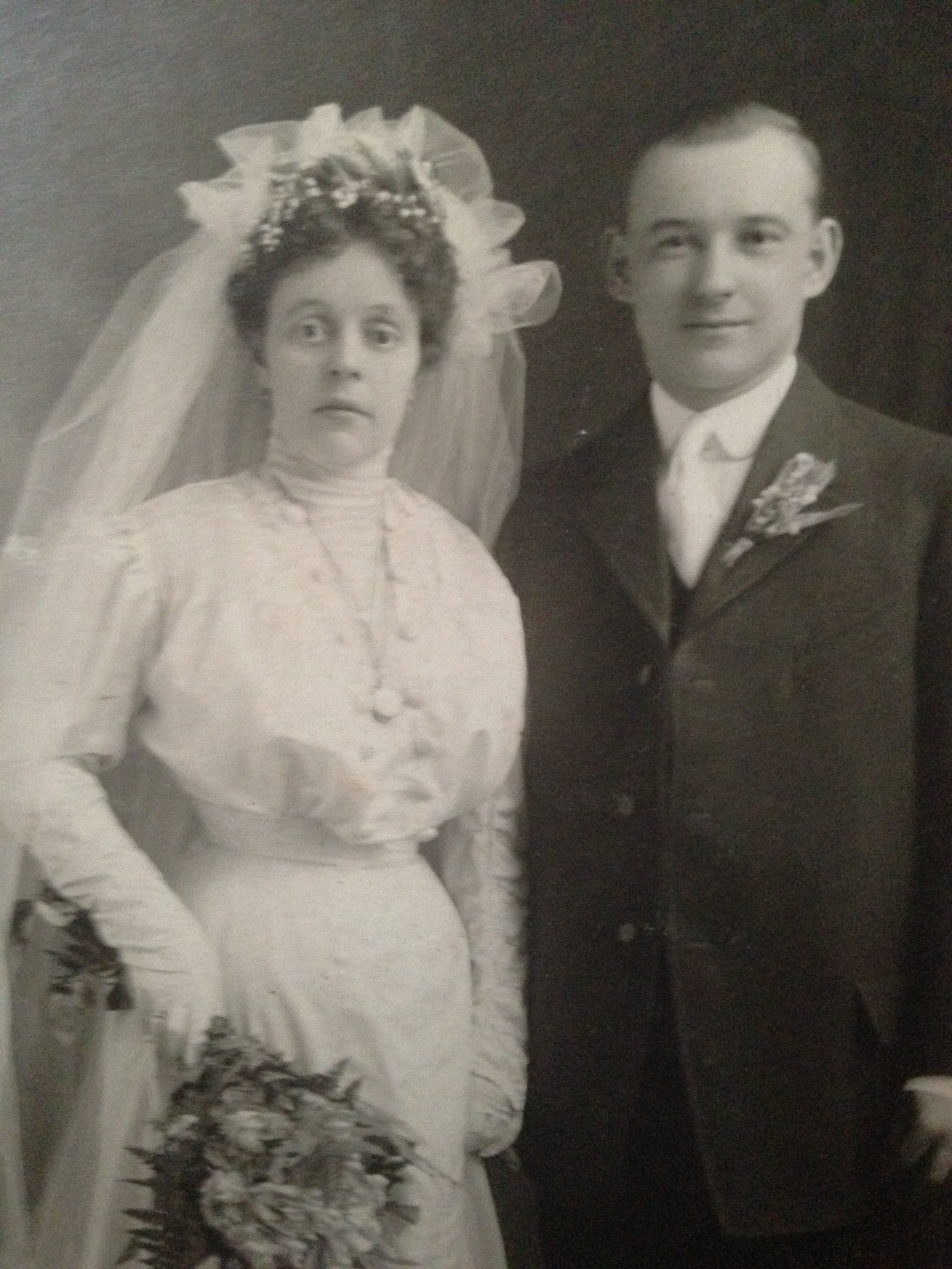 Antique Portrait Photography of Young Wedding Couple Cabinet Vintage ...
