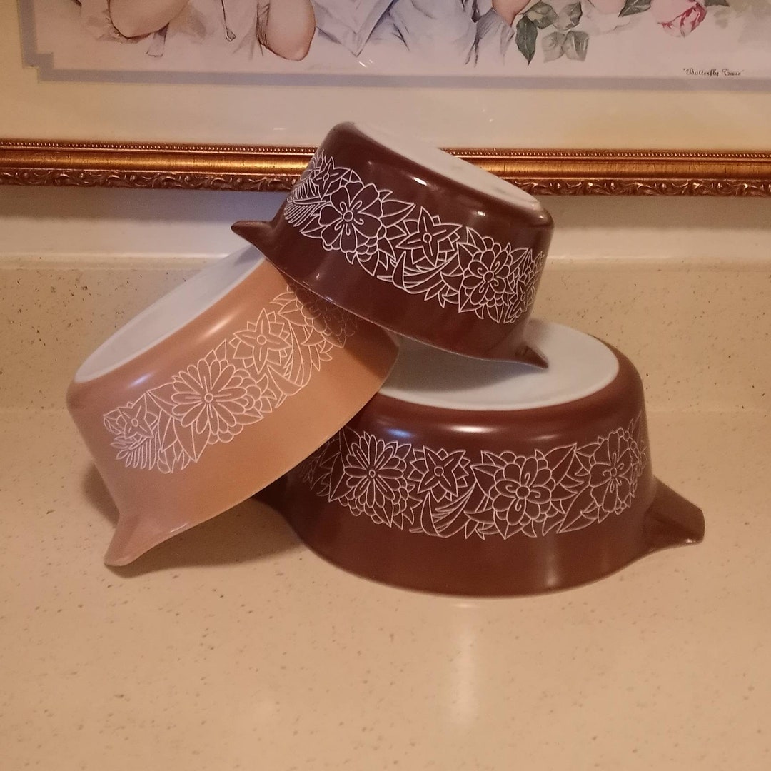 Brown and Tan Flower Power Vintage Woodland Pyrex Casserole Bake Ware ...