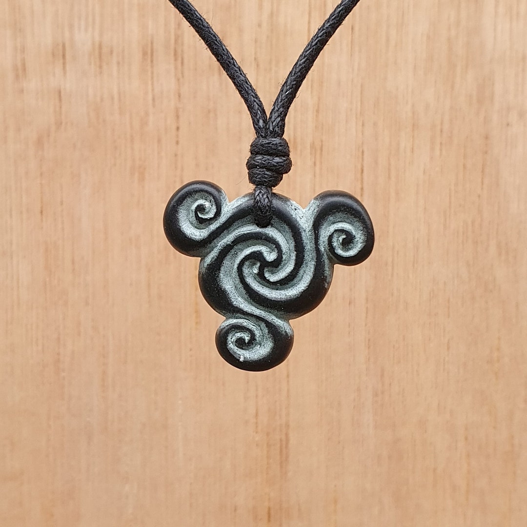 Celtic Triskelion Spiral Pandant Hand-carved Natural Stone Necklace ...