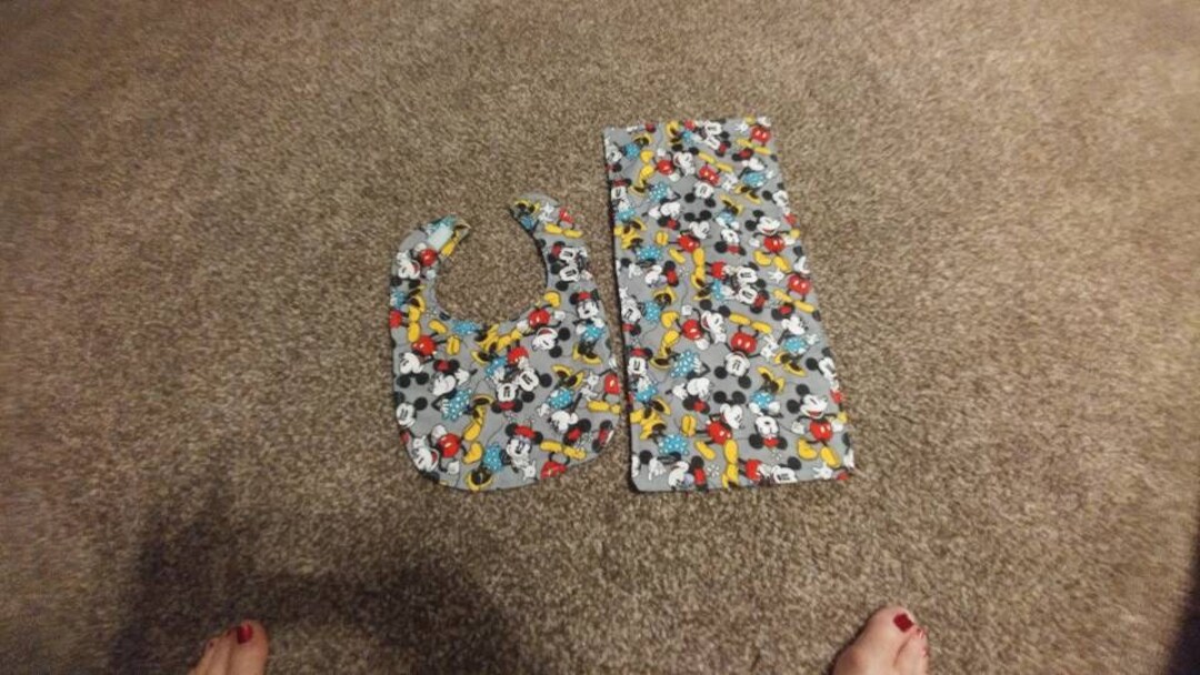 Mickey Mouse Bib and Burp Cloth Set - Etsy