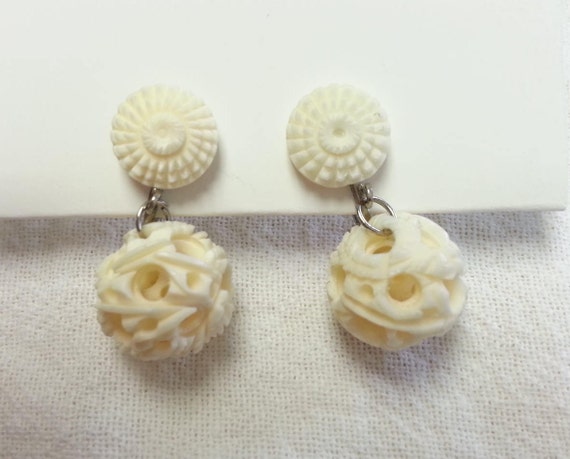 Vintage, faux Ivory, Chinese puzzle box silver tone m… - Gem