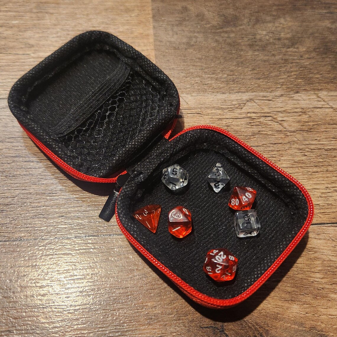 1 Random Mini Dungeons and Dragons Macaron Dice - Etsy