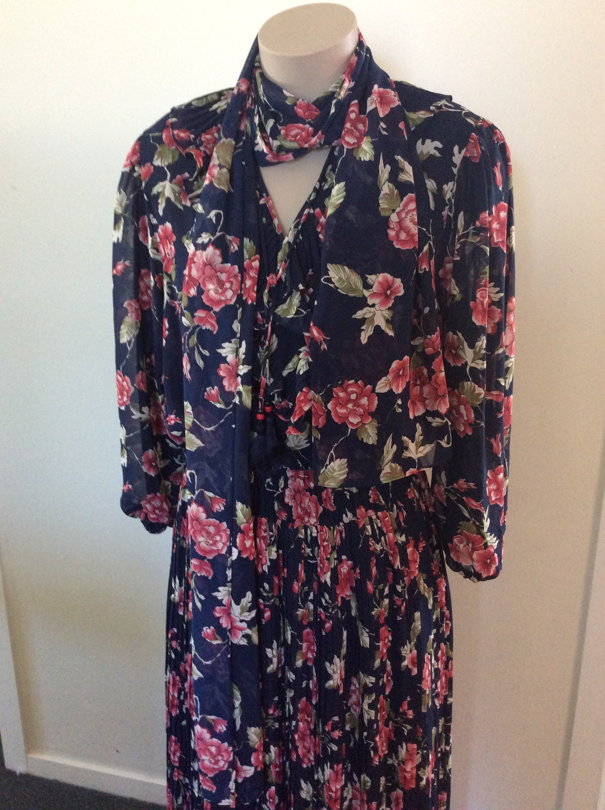 Diane Freis , 1980's Designer Dress, Timeless Floral Classic, Pleats ...