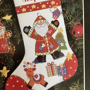 Dimensions Christmas Holiday Moments Cross Stitch Pattern 1997 by Ellen ...