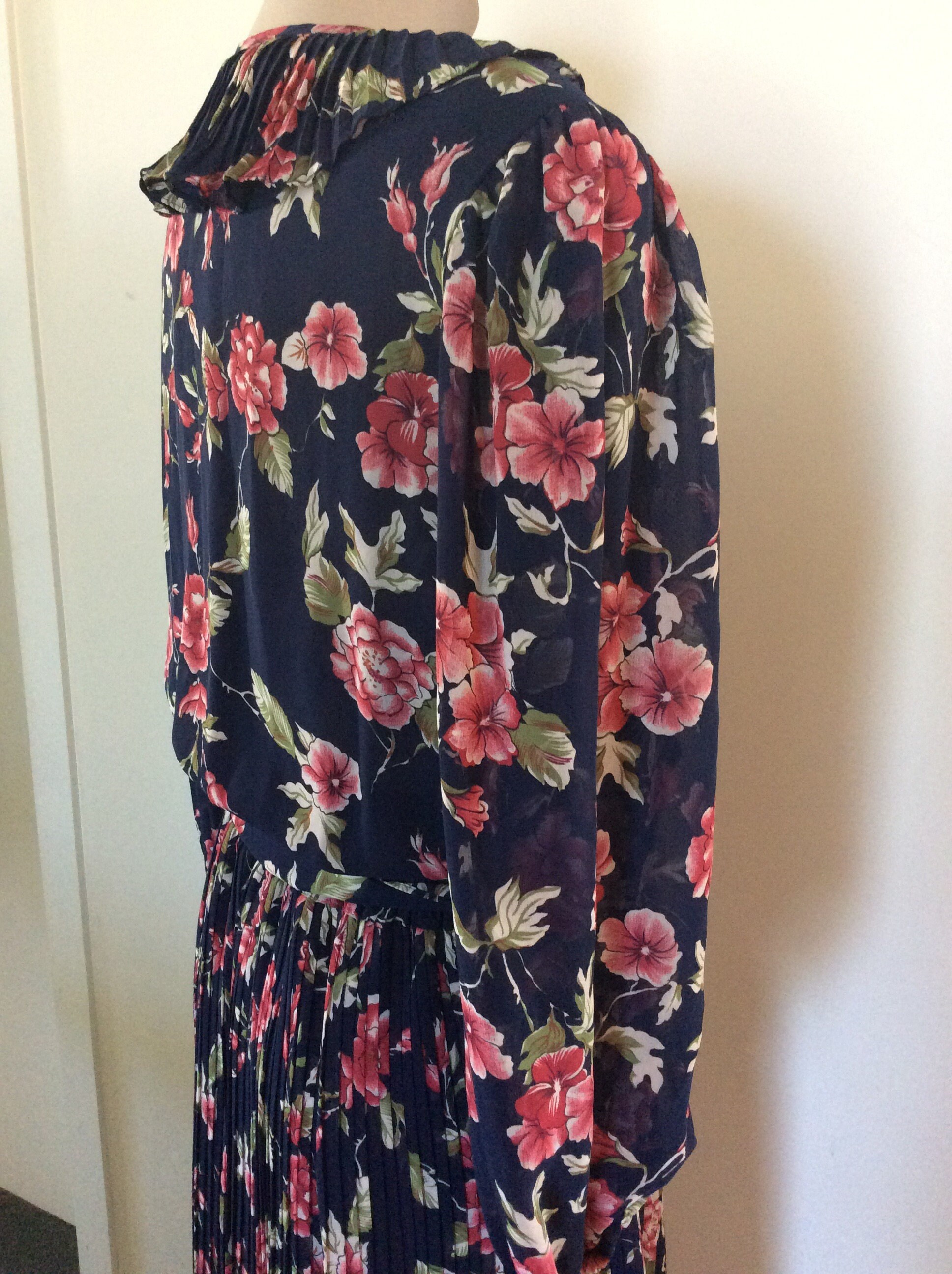 Diane Freis , 1980's Designer Dress, Timeless Floral Classic, Pleats ...