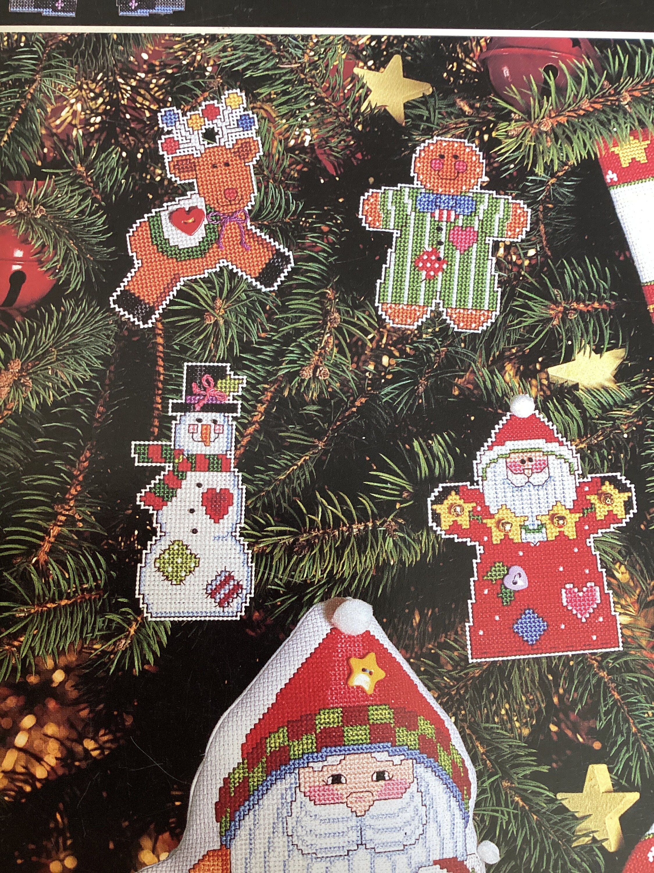 Dimensions Christmas Holiday Moments Cross Stitch Pattern 1997 by Ellen ...