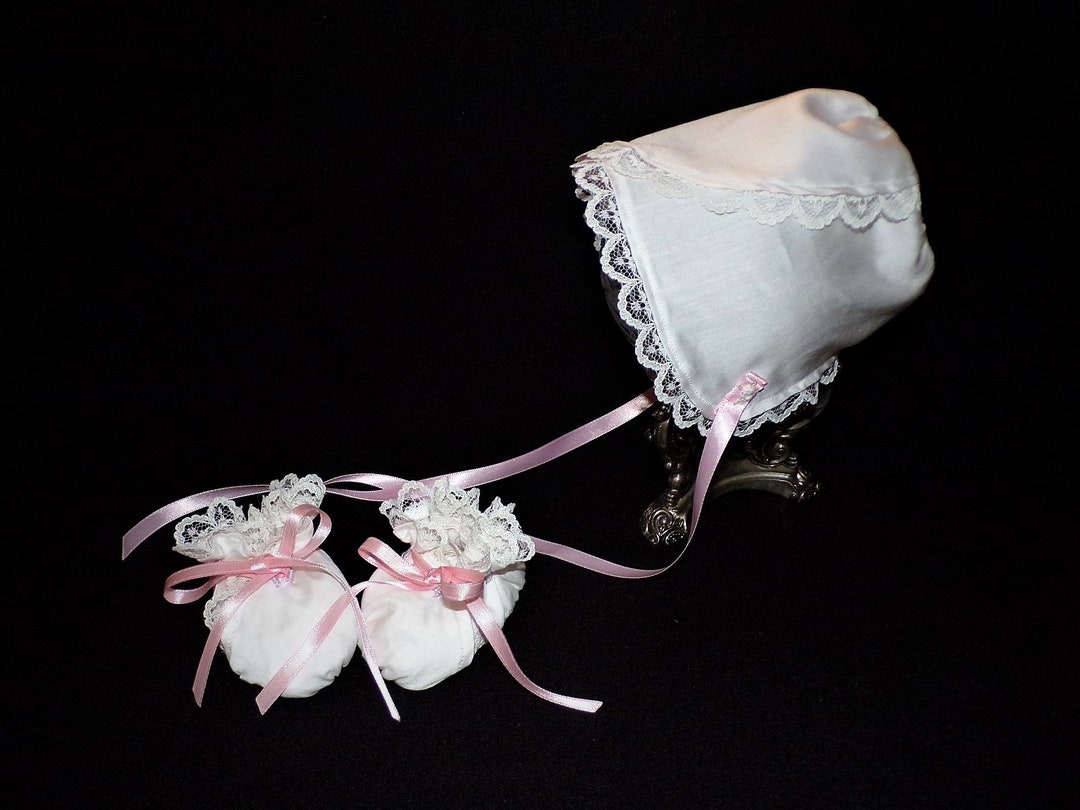 Classic Bonnet and Booties - Etsy