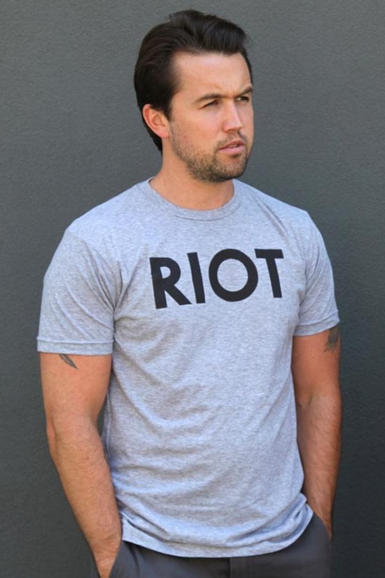 Mac Riot Shirt - Gray - It's Always Sunny in Philadelphia - Etsy