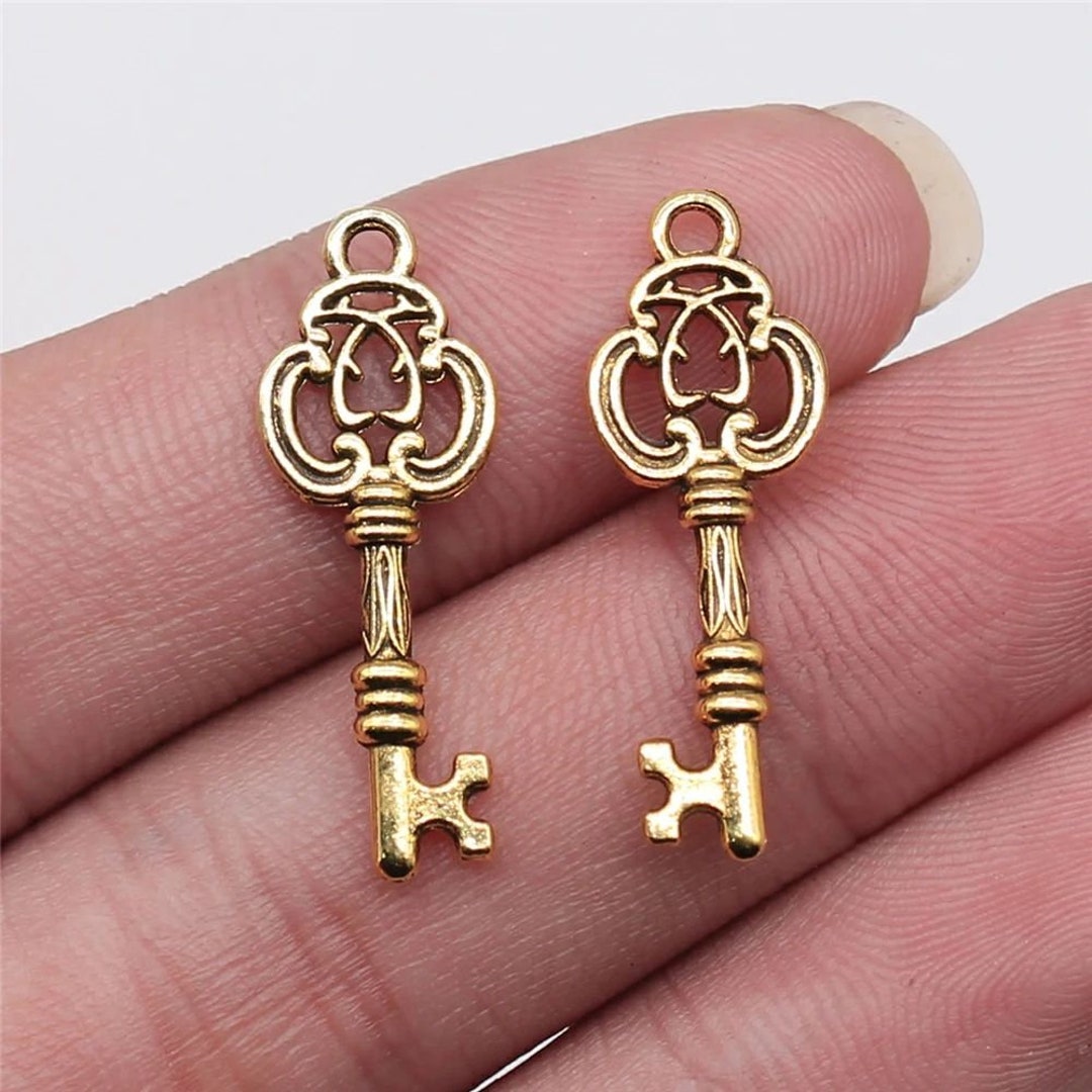 8 Gold Skeleton Key Charms, Antique Gold Tone Charms (C-44) - Etsy