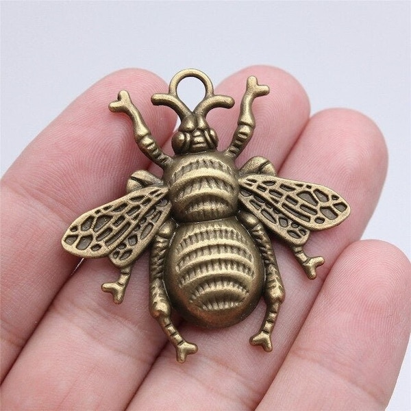 R6 Charm - Etsy