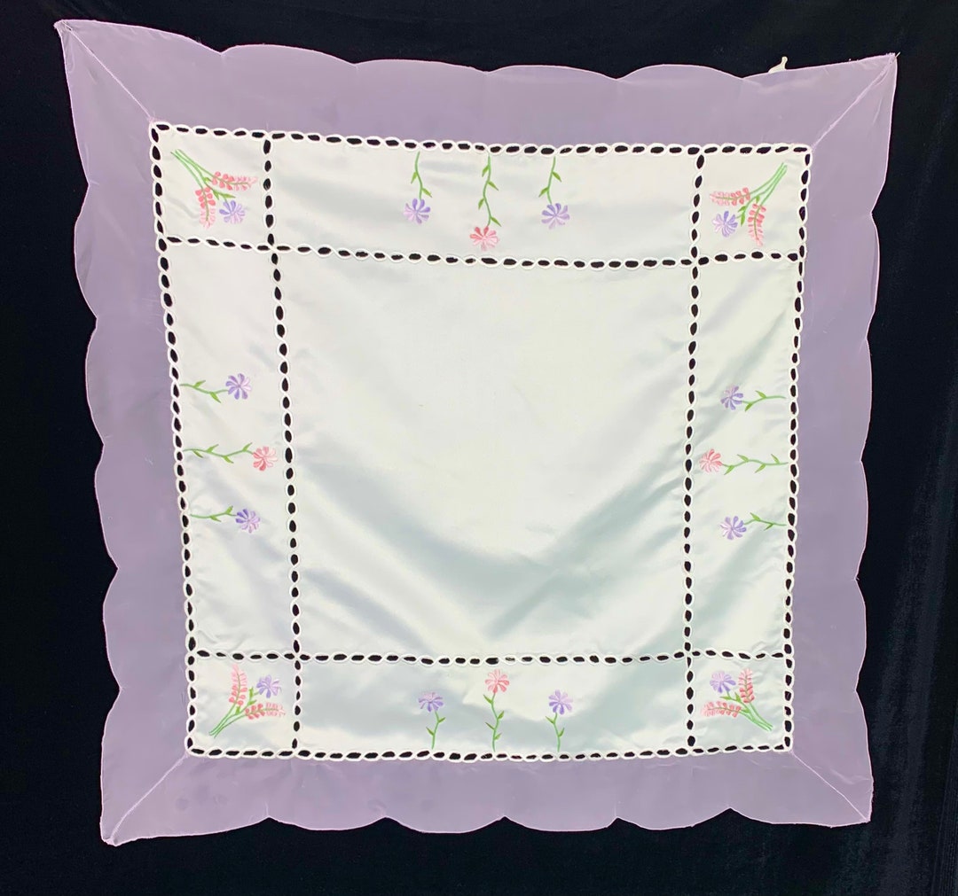 Vintage 1980s White Polyester Tablecloth 32 Inch Square Floral Purple ...