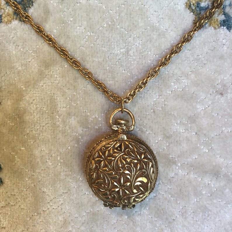 Vintage Gold Floral Repoussé Pill / Photo Locket Fancy - Etsy