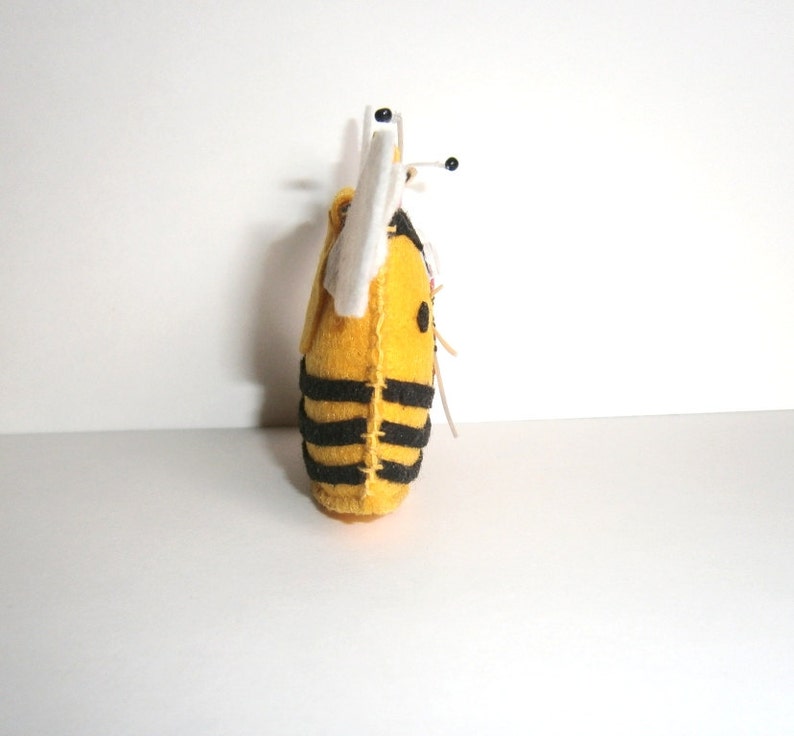 Cute felt Cat bee keychain . Flying Cat keychain. Felt | Etsy