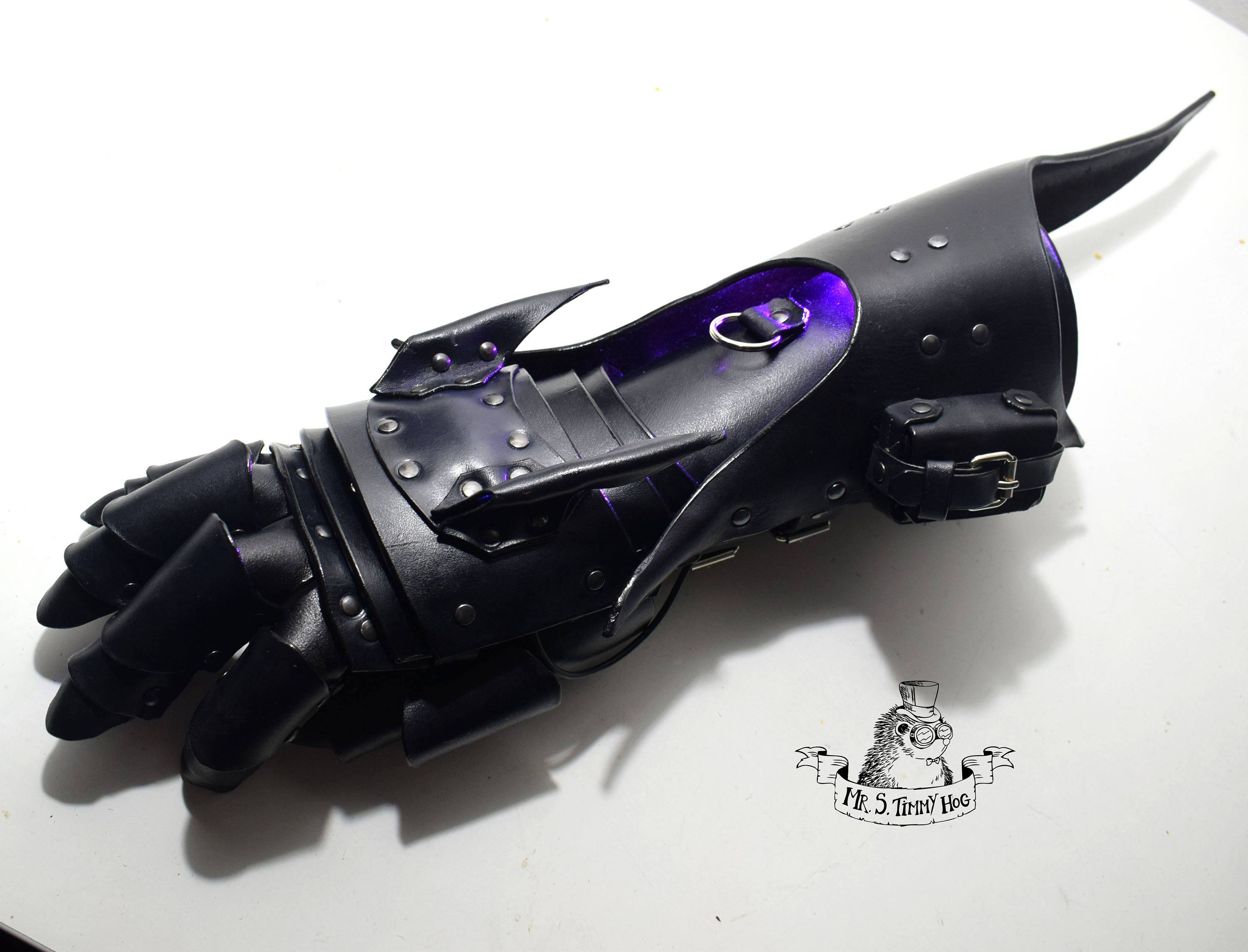 Black Alien Gauntlet With Fingers custom Color - Etsy Canada