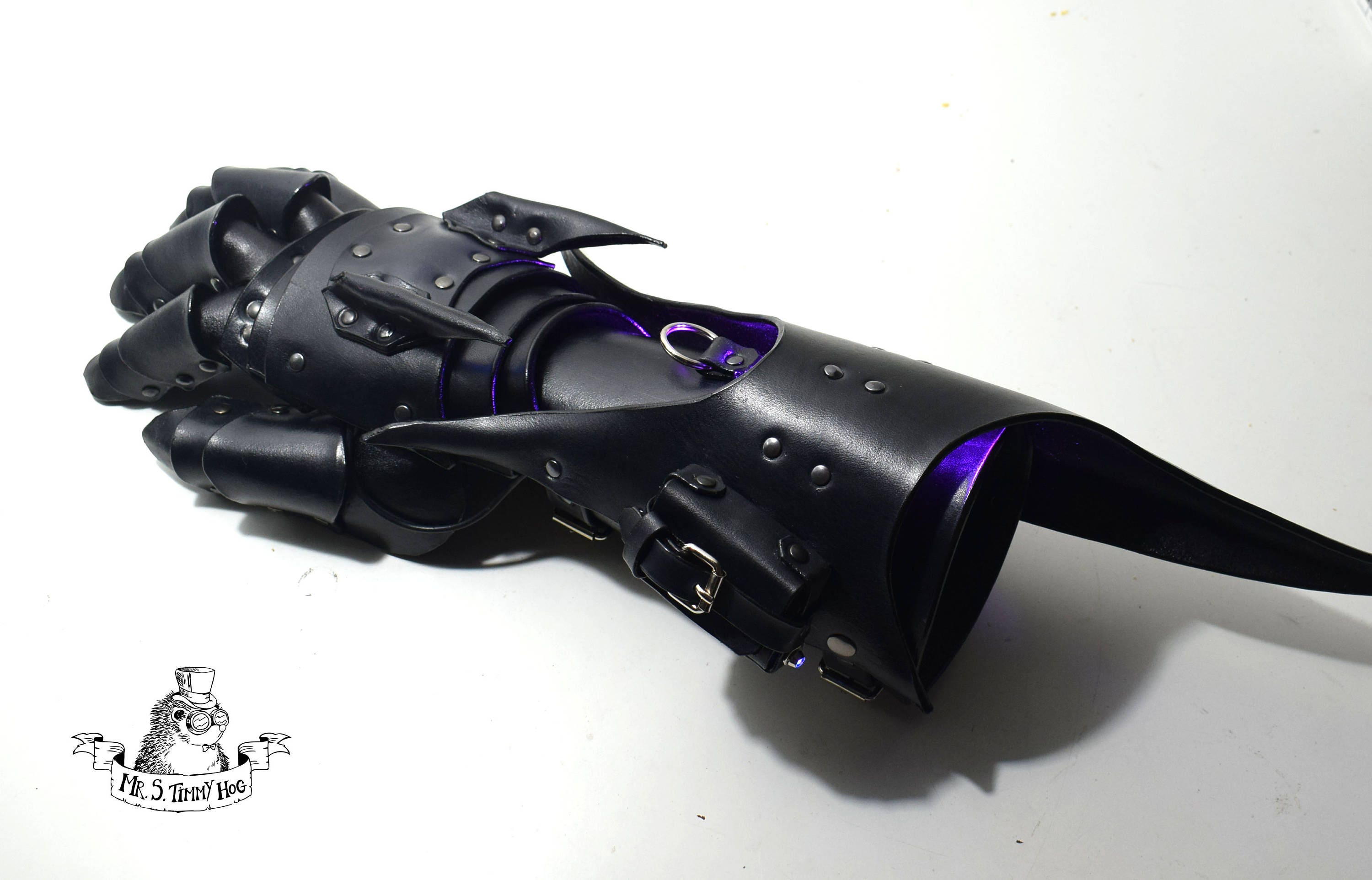 Black Alien Gauntlet With Fingers custom Color - Etsy Canada