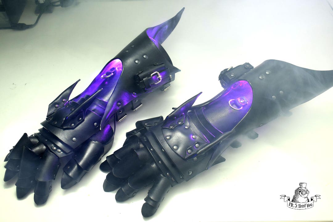 Black Alien Gauntlet With Fingers custom Color - Etsy Canada