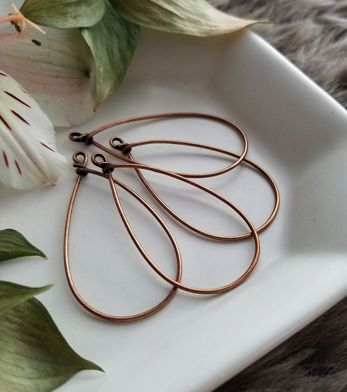 Teardrop Wire Frame - Antique Copper >> 2 Pieces - 45mm - Pear Shape ...