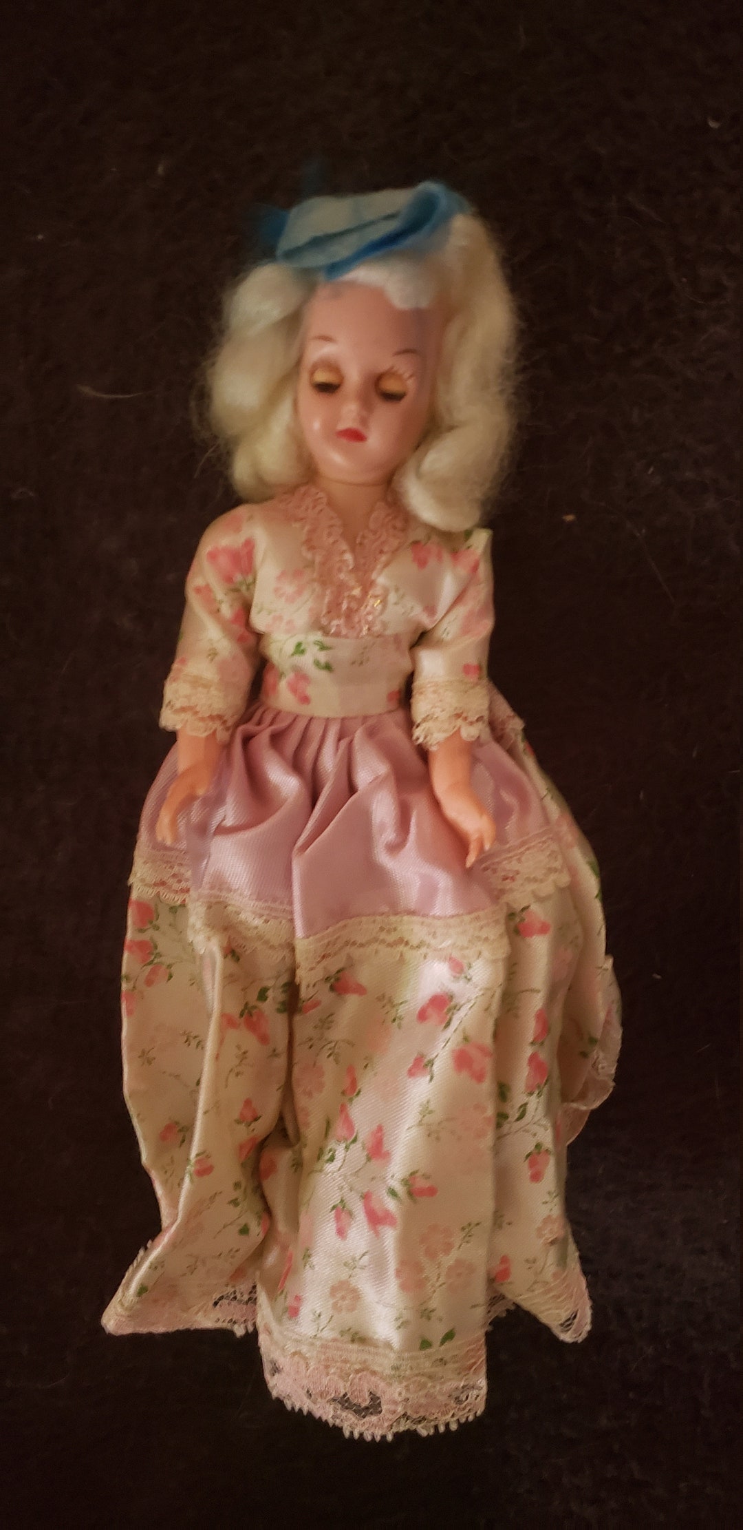 Arco Station Vintage Dolls of the World - Etsy