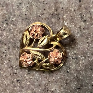 Vintage 10K Yellow Gold & Rose Gold Flower Heart Pendant - Etsy