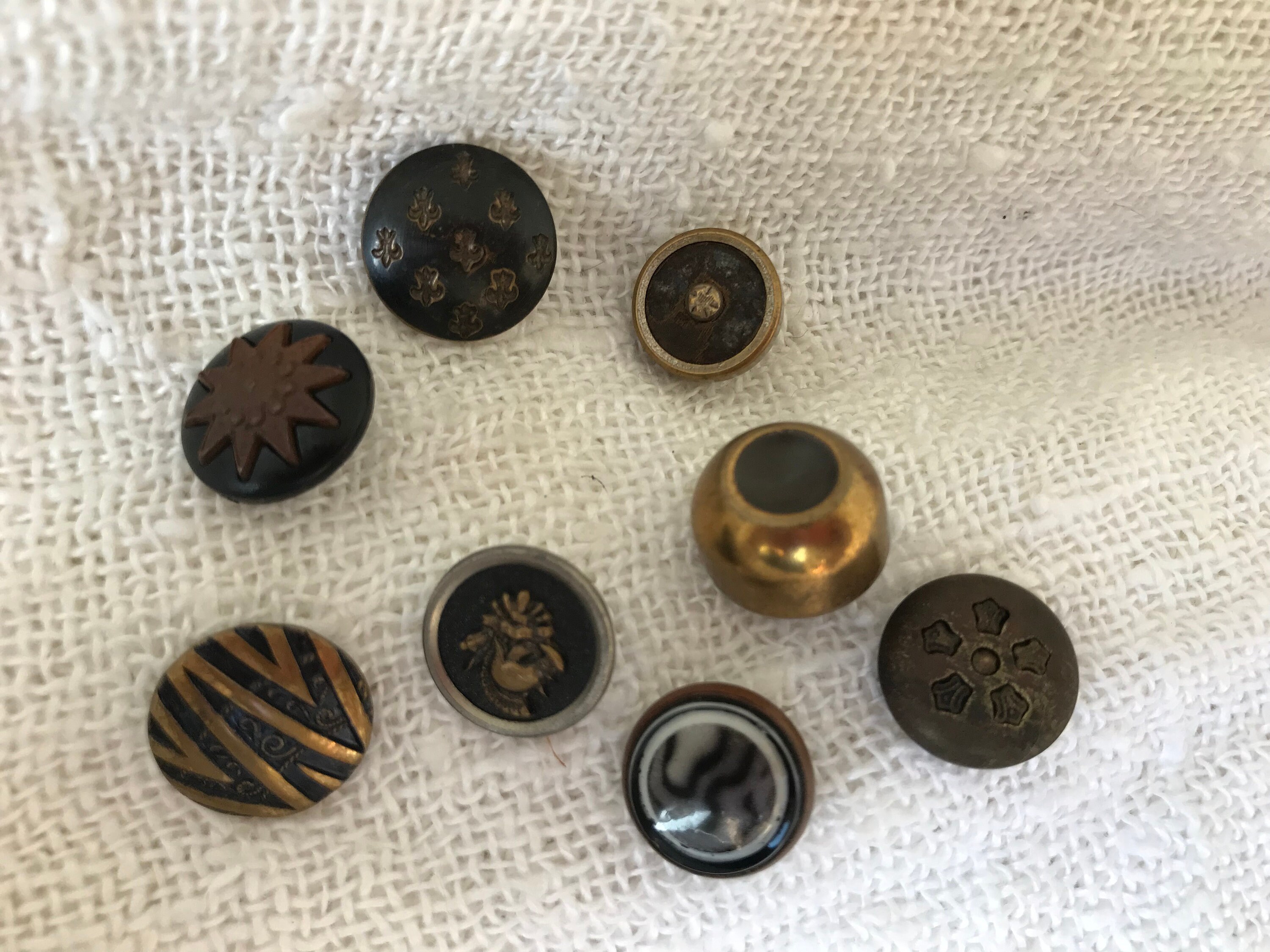 8 Small Antique Brass Buttons Fleur De Lis v | Etsy